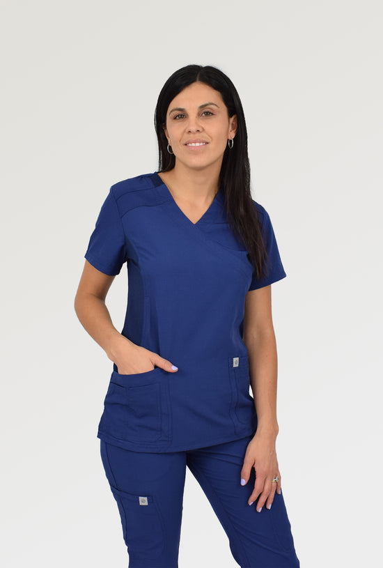 Polera Modelo Fit Azul Mujer – Trajes Clínicos Mammooth