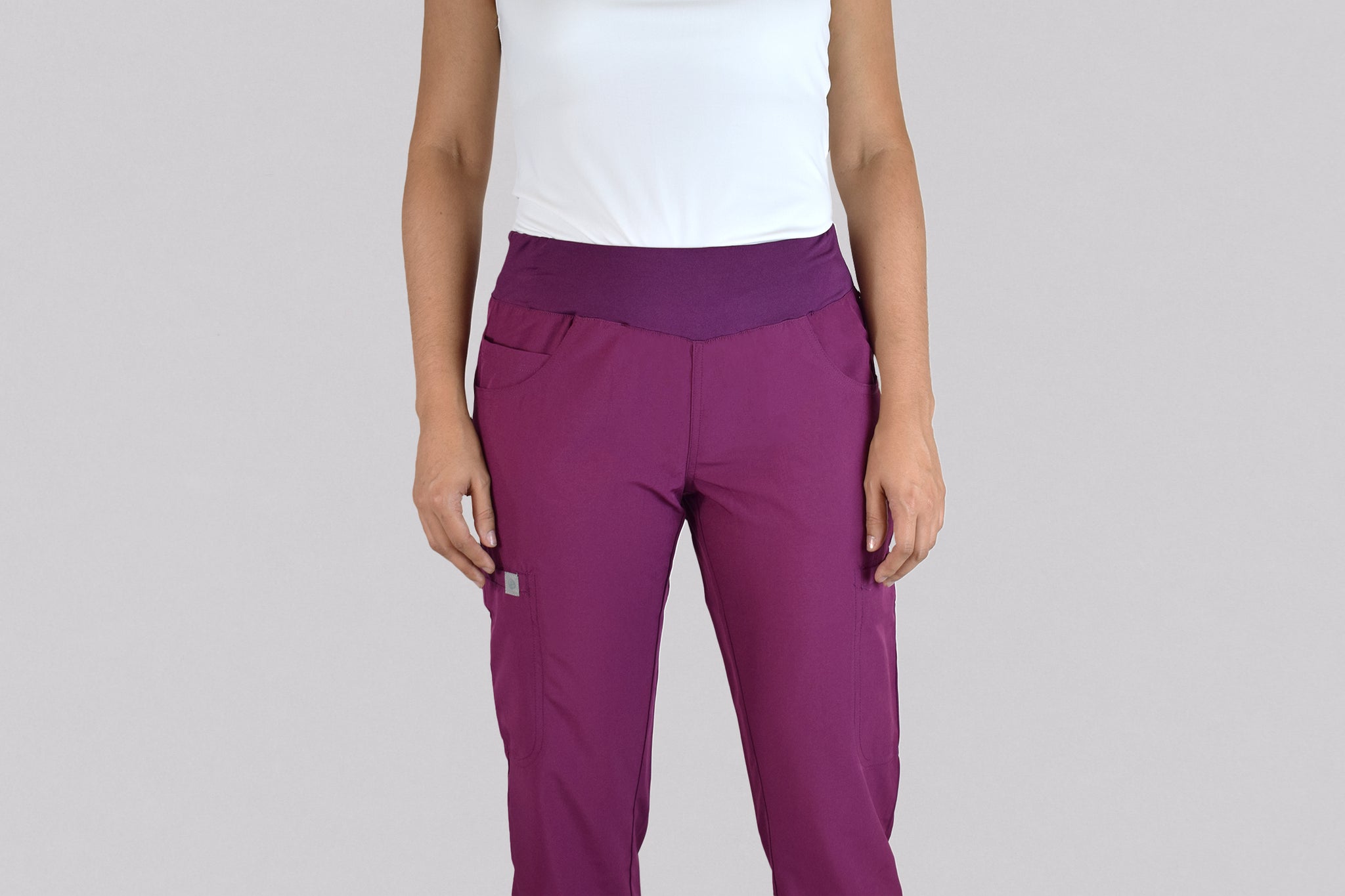 Pantalón Modelo Fit Burdeo Mujer – Trajes Clínicos Mammooth